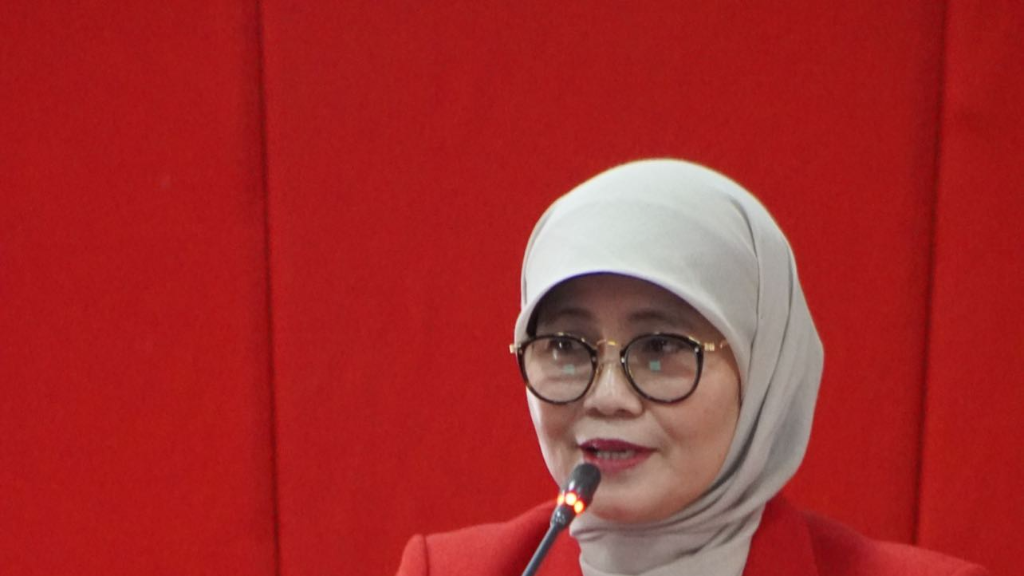 Sosok Farida Patittingi, Ketua PPKS Unhas yang Kini Pimpin UNM ...